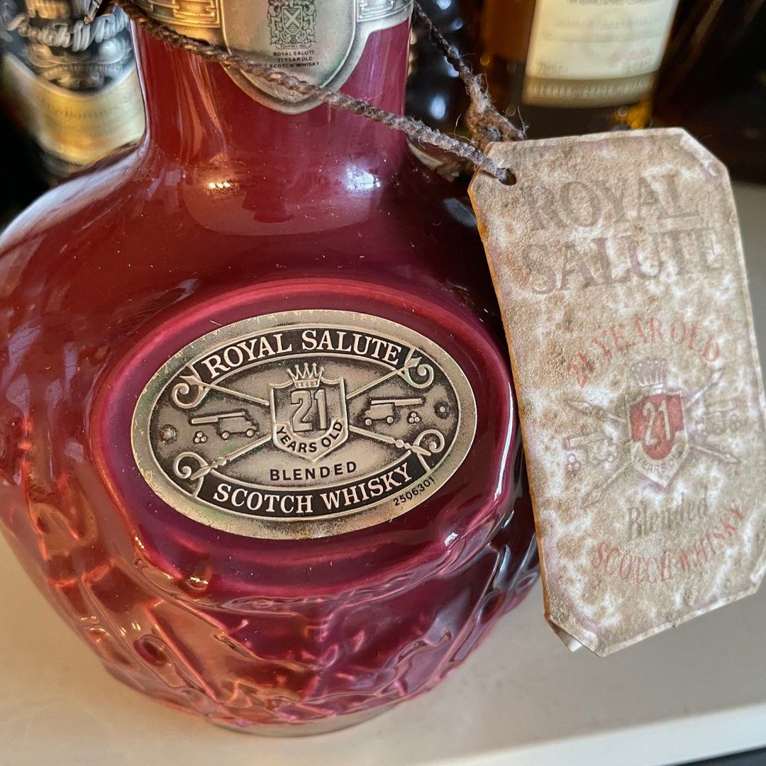 Chivas 21 Royal Salute Whisky Whiskey Regal RED RUBY ceramic Flagon no ...