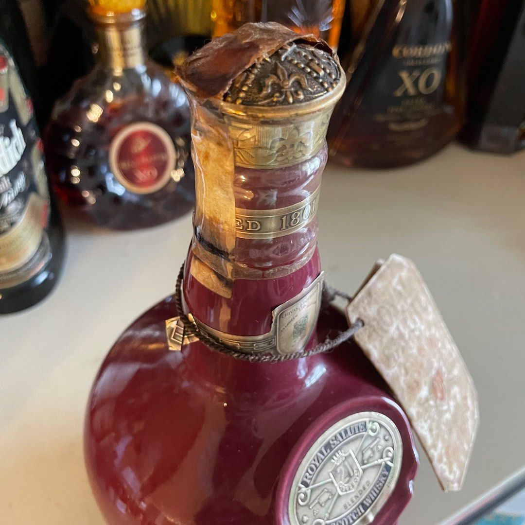 Chivas 21 Royal Salute Whisky Whiskey Regal RED RUBY ceramic Flagon no ...