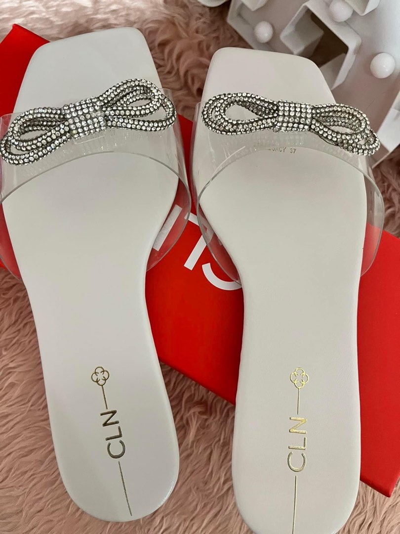 Cln flats, Women's Fashion, Footwear, Flats & Sandals on Carousell
