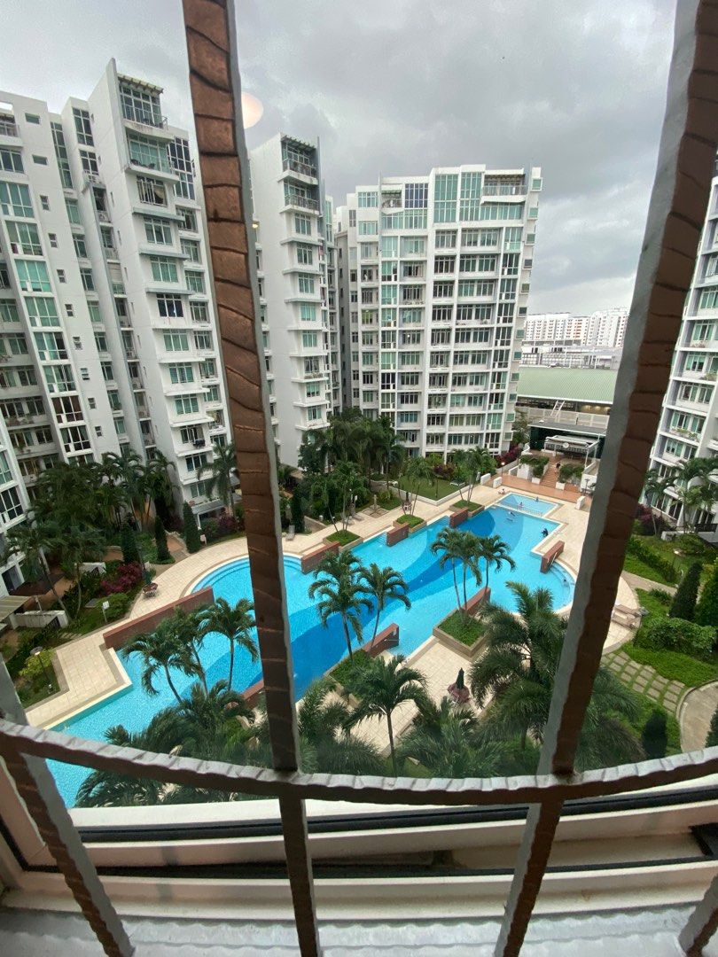 Sengkang MRT- Compass Heights : Tastefully furnished room w Queen Bed ...