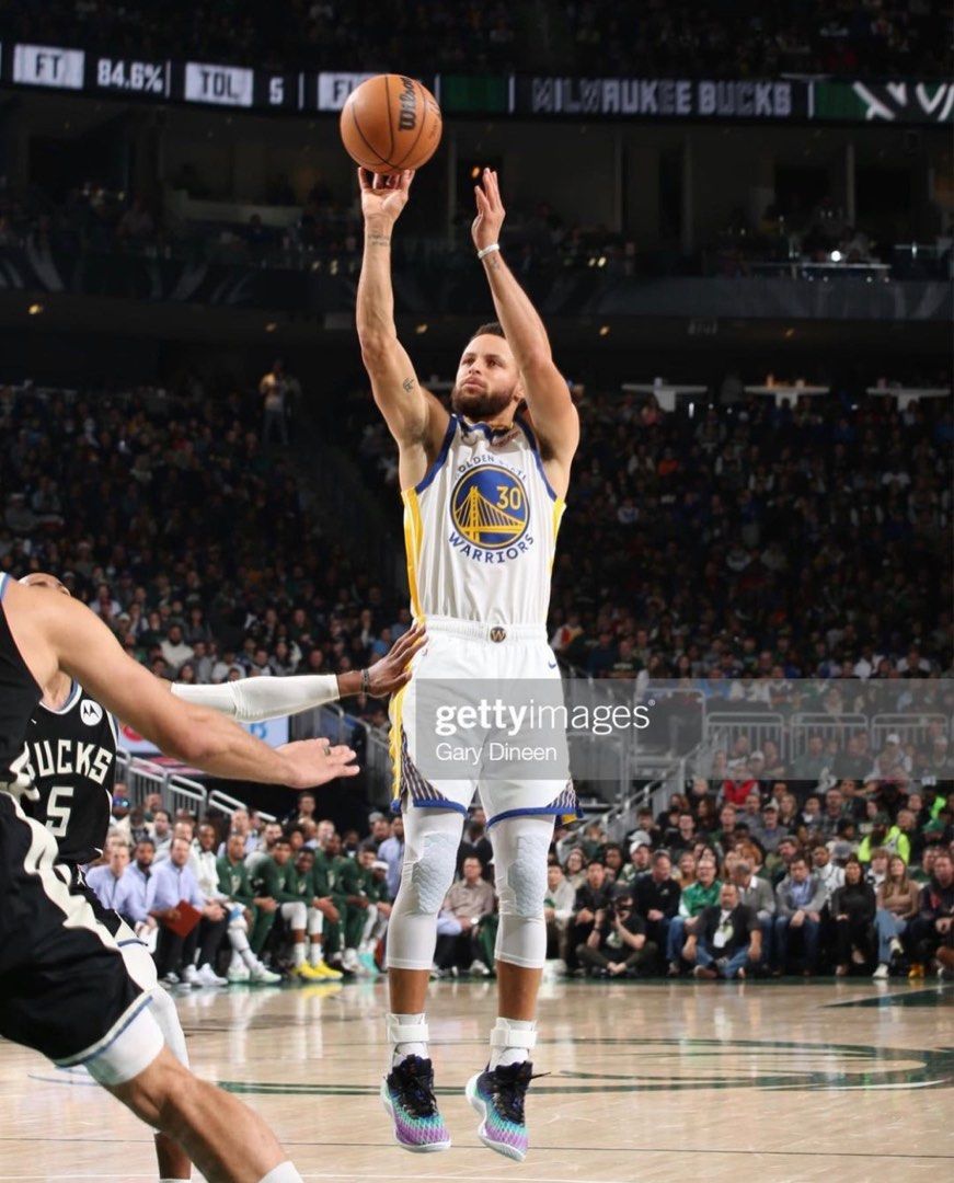 CURRY 10 NORTHERN LIGHTS, Men's Fashion, Footwear, Sneakers on Carousell