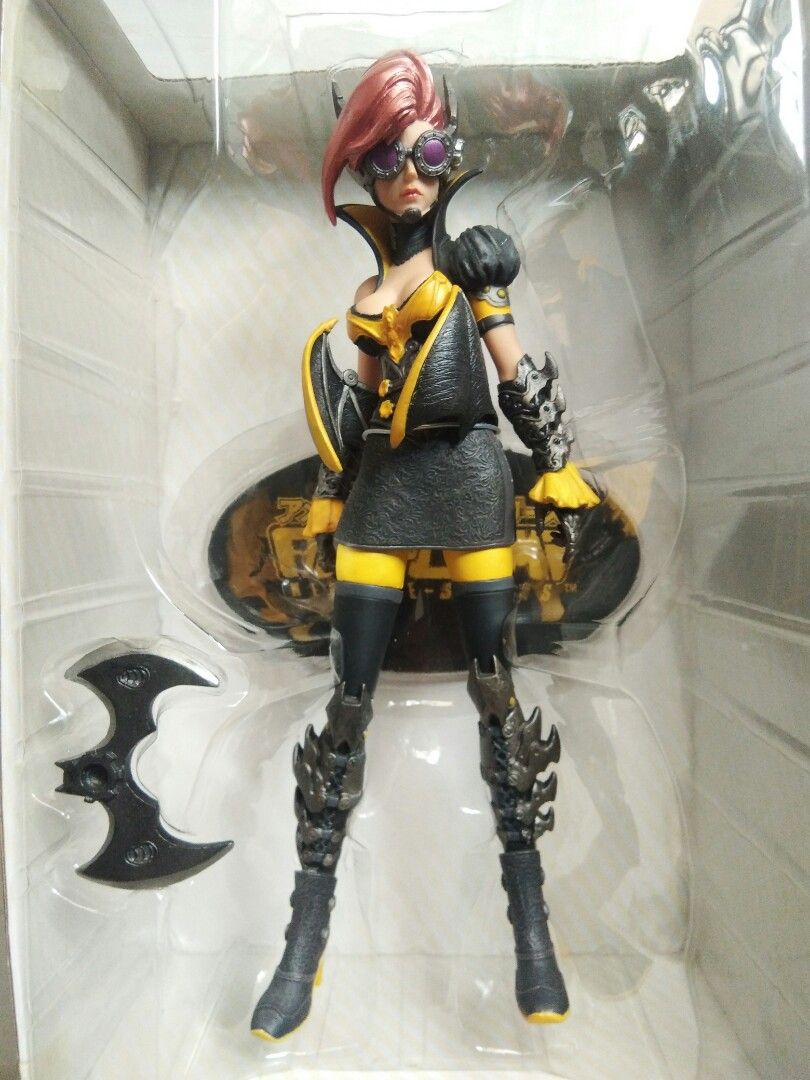 DC Collectibles Ame-Comi Heroine Series Steampunk Batgirl PVC Figure, Hobbies & Toys ...