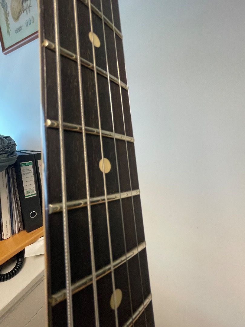 Hold - Fender Mustang (MP90 pickups), 興趣及遊戲, 音樂樂器 & 配件, 樂器 - Carousell