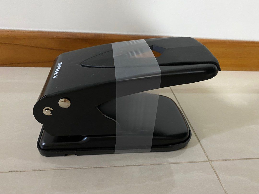Heavy duty 2-hole paper puncher, Hobbies & Toys, Stationery & Craft ...