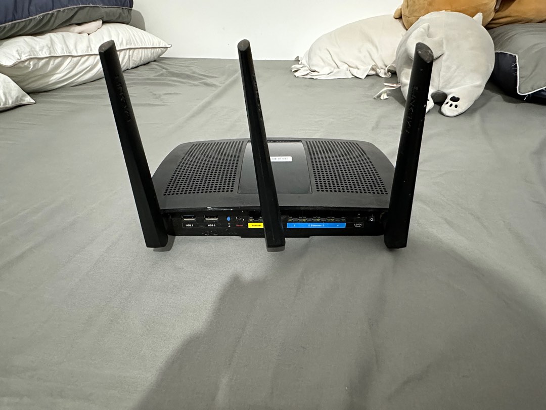 Linksys EA7500 V2 smart router, Computers & Tech, Parts & Accessories, Networking on Carousell