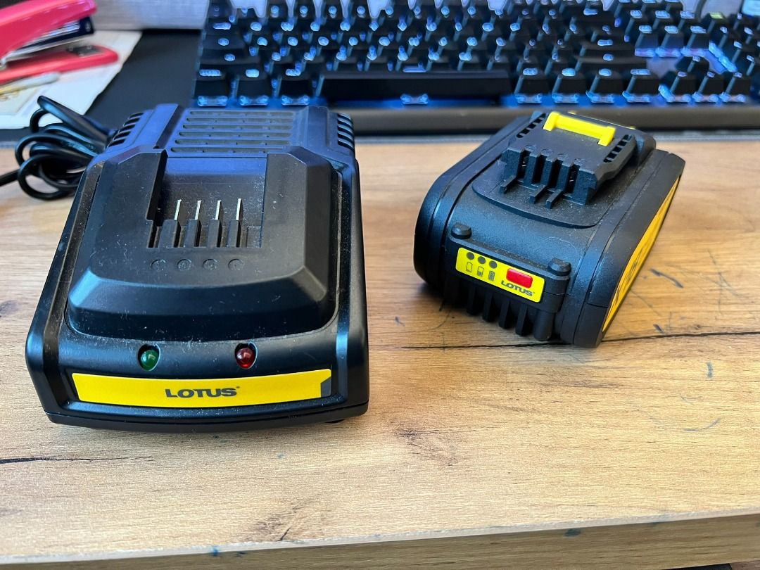 Lotus Cordless Blower Vacuum, Commercial & Industrial, Construction ...