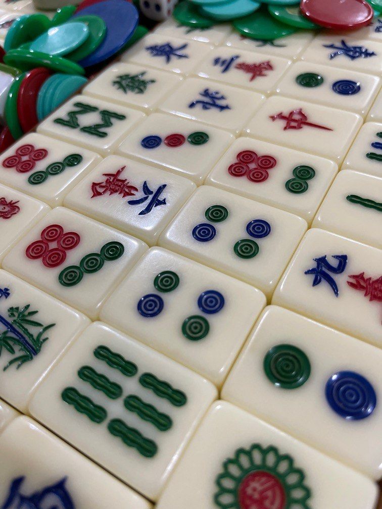 Mahjong Set with Chips, Hobbies & Toys, Toys & Games on Carousell