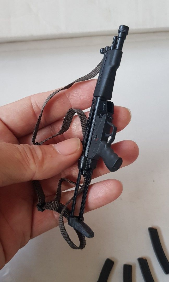 MC toys 1/6 scale British SAS CRW MP5A3, Hobbies & Toys, Toys & Games ...