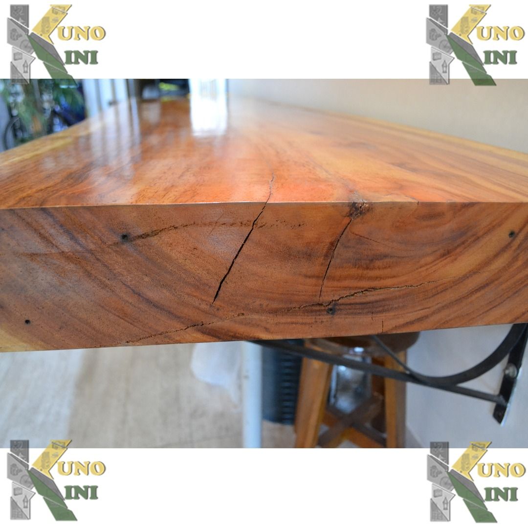 MEJA KAYU ANTIK, Antik, Pajangan di Carousell