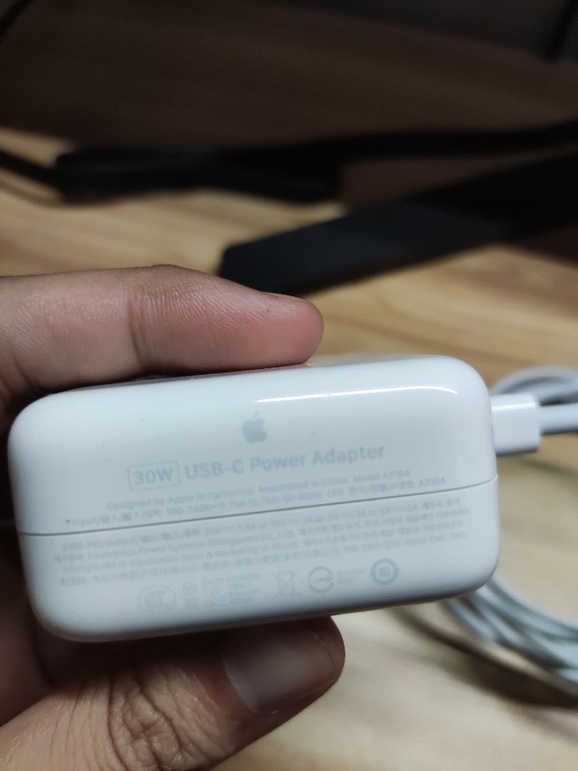 Original Apple MacBook type c charge (30W adapter with cable), Video ...