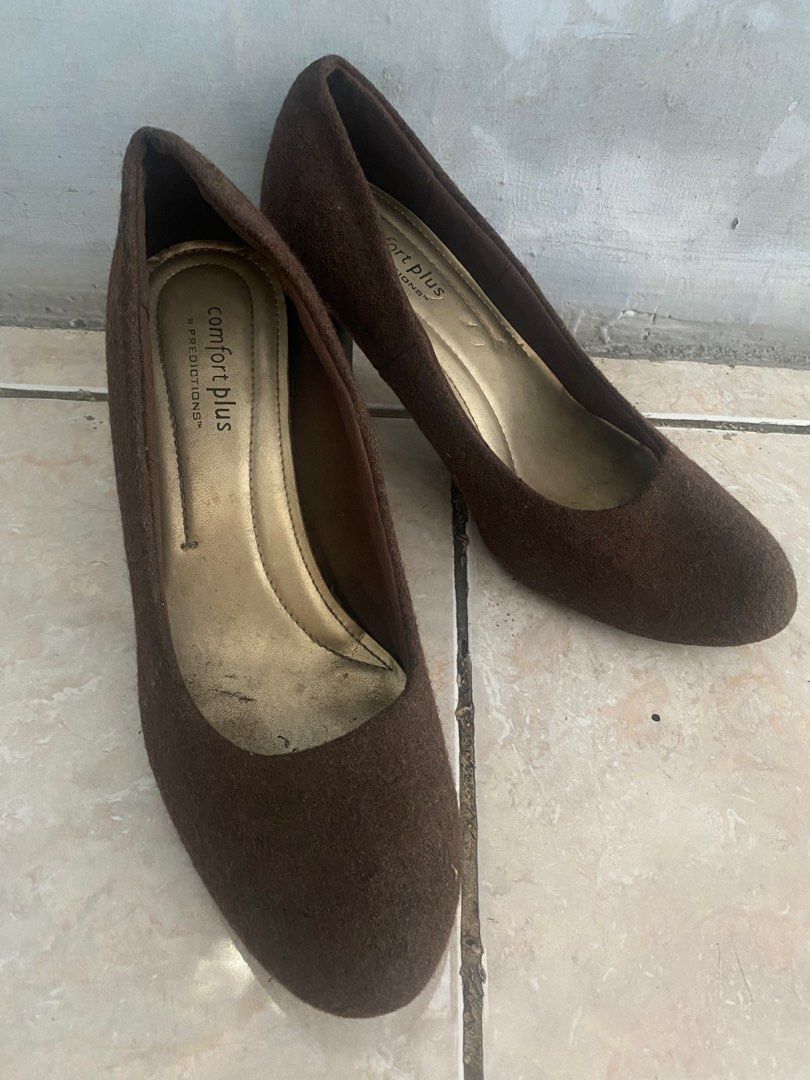 Sepatu heels cokelat bludru 38, Fesyen Wanita, Sepatu di Carousell