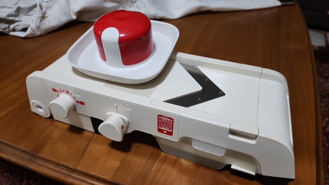 Tupperware Mandoline Slicer, Furniture & Home Living, Kitchenware ...