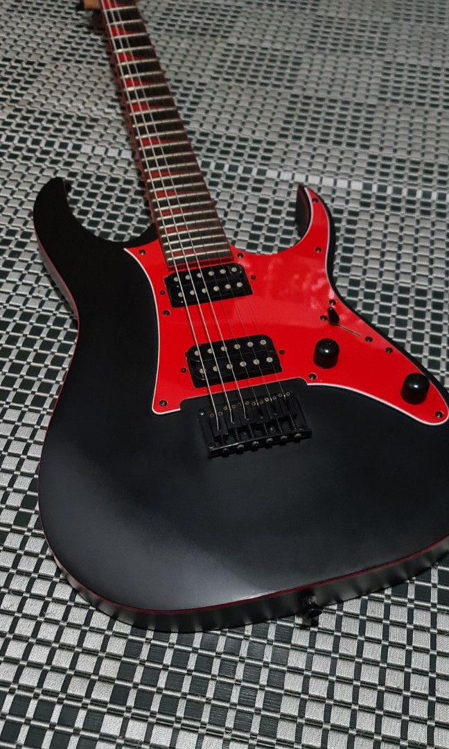 URGENT SALE MATTE BLACK RED IBANEZ GIO, Hobbies & Toys, Music & Media ...