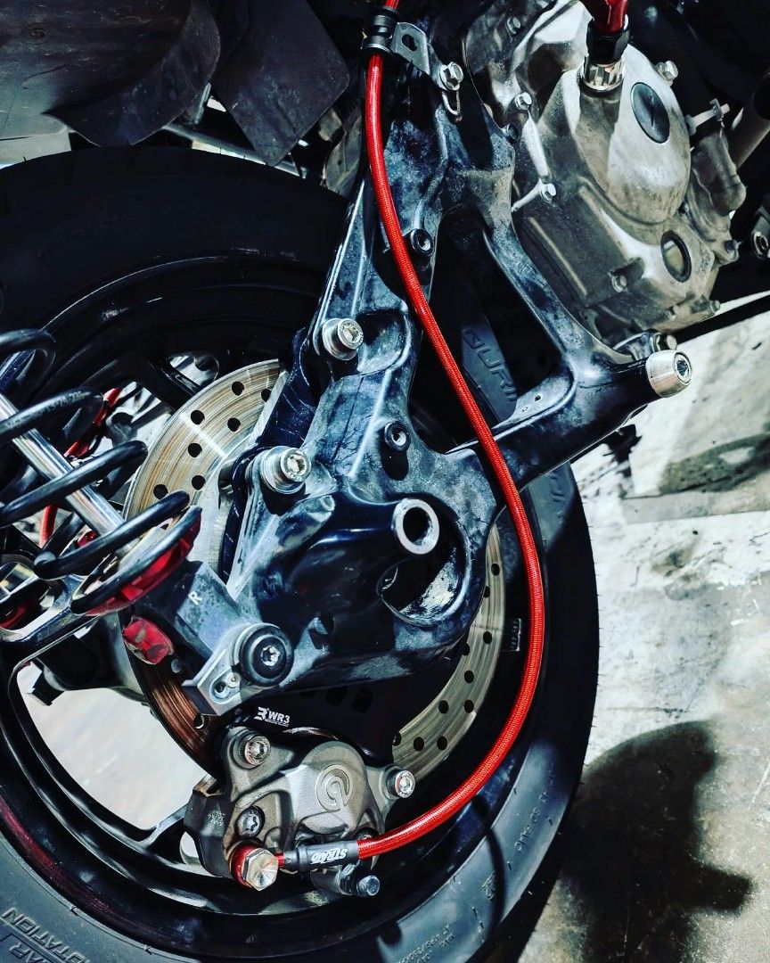 Yamaha Xmax Brembo bracket underslung, Motorcycles, Motorcycle ...