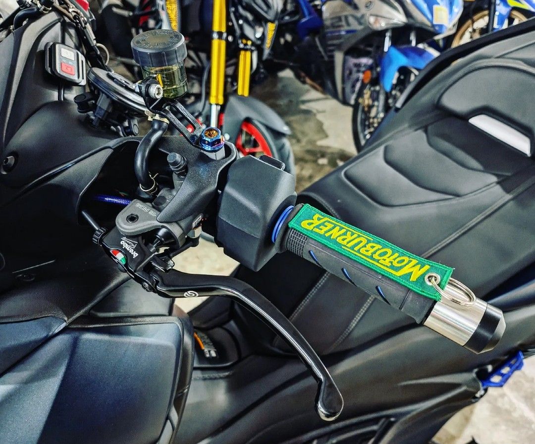 Yamaha Xmax Brembo bracket underslung, Motorcycles, Motorcycle ...