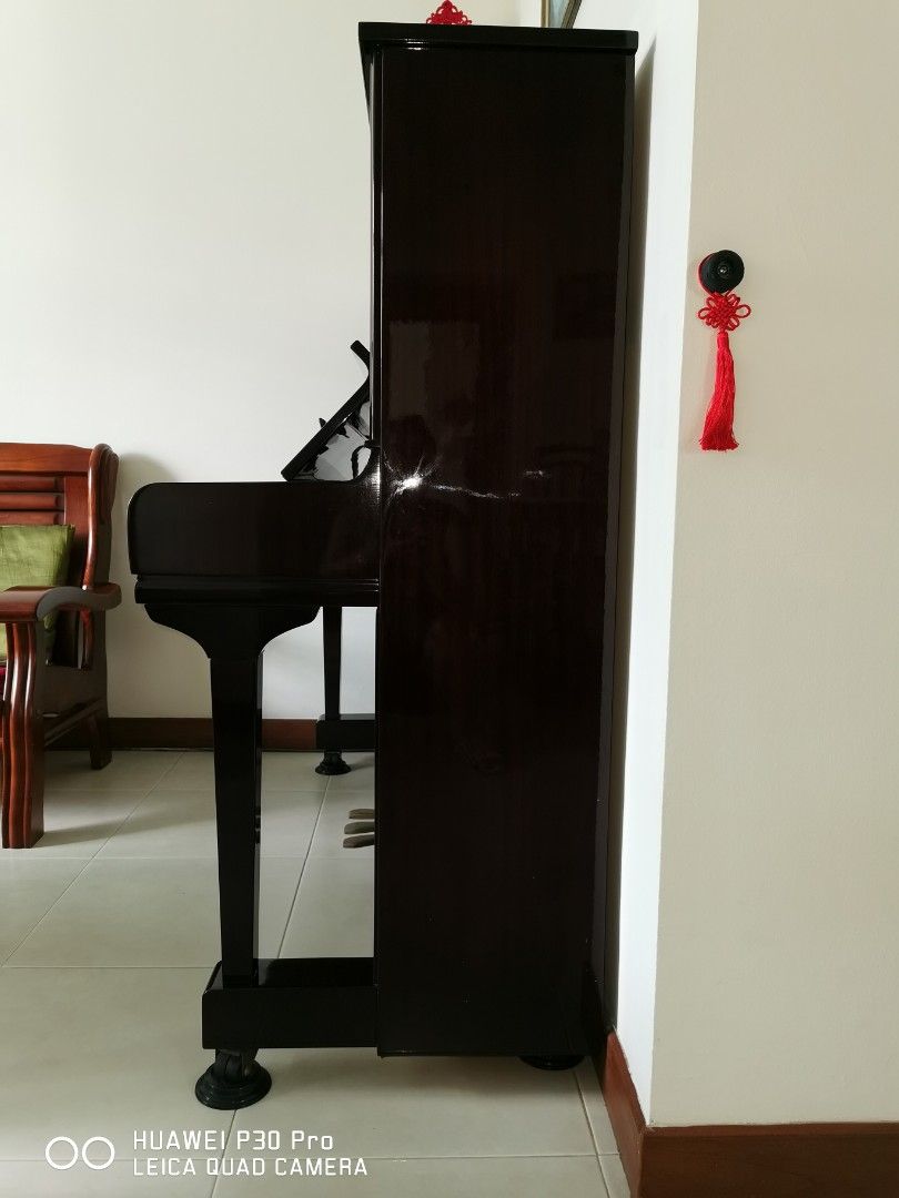 Young Chang Piano Y131 (Upright, Exam grade/model), Hobbies & Toys ...