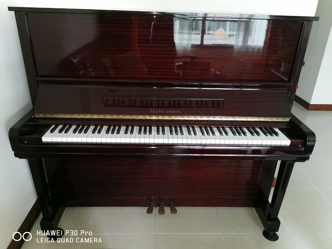 Young Chang Piano Y131 (Upright, Exam grade/model), Hobbies & Toys ...