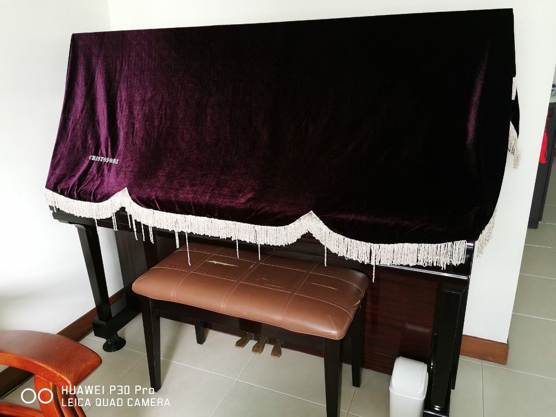 Young Chang Piano Y131 (Upright, Exam grade/model), Hobbies & Toys ...