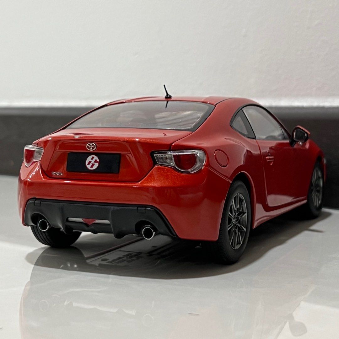 1:18 Toyota 86 (Orange), Hobbies & Toys, Toys & Games on Carousell