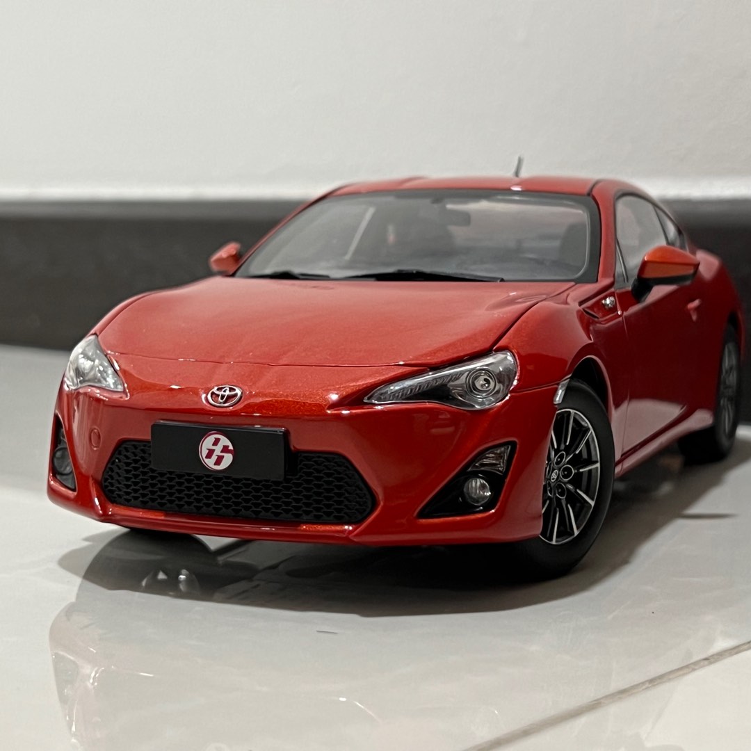 1:18 Toyota 86 (Orange), Hobbies & Toys, Toys & Games on Carousell