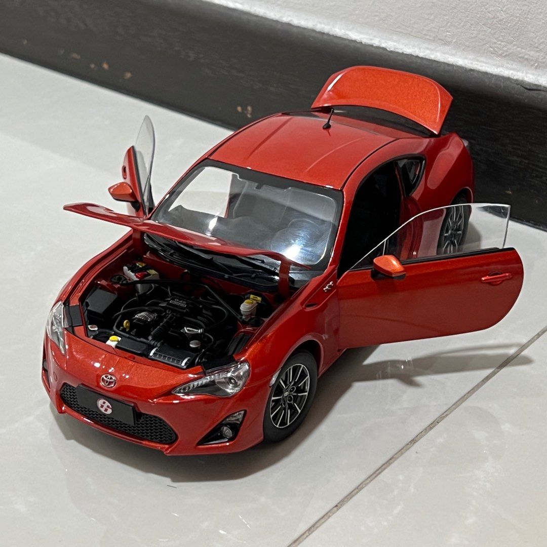 1:18 Toyota 86 (Orange), Hobbies & Toys, Toys & Games on Carousell
