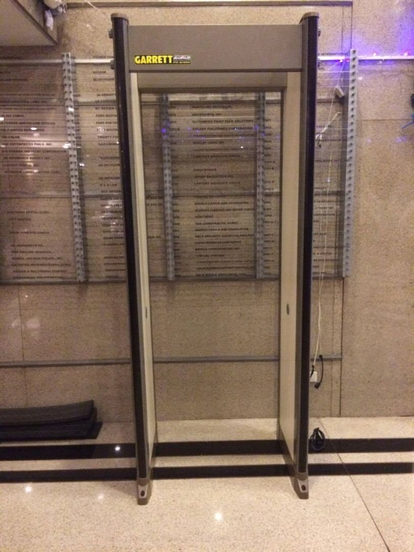 33 zones pinpoint detection Garrett Walk Through Metal Detector ...