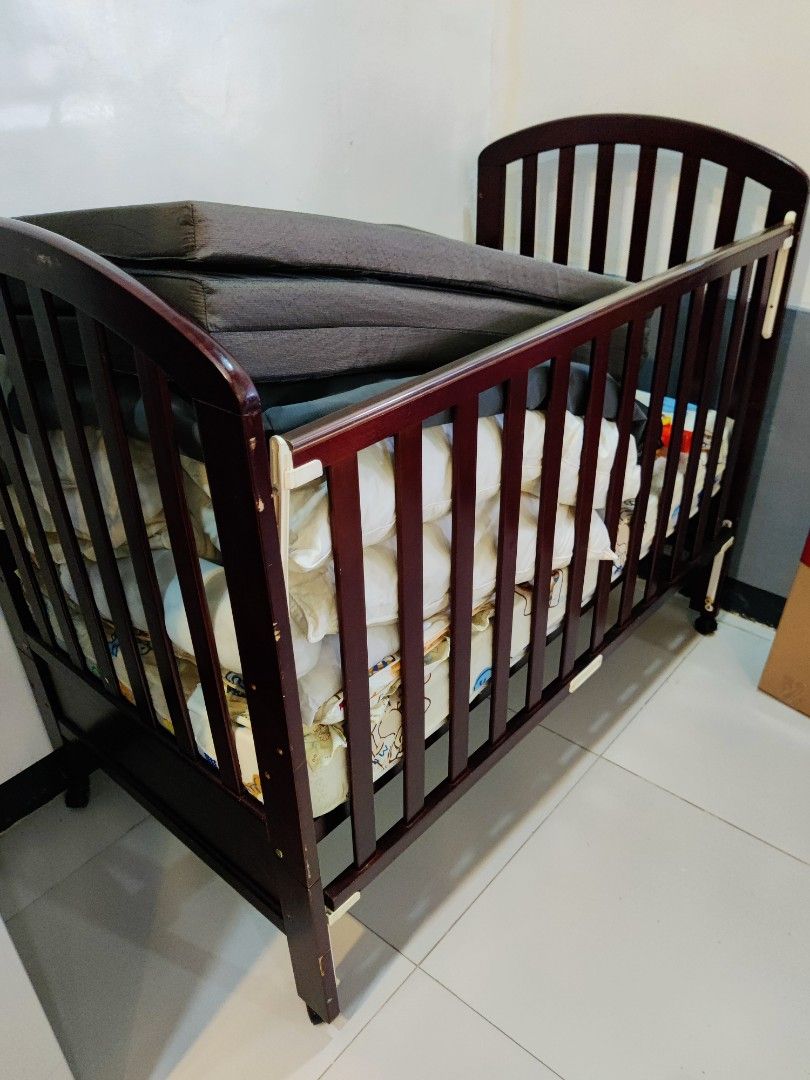 Baby crip, Babies & Kids, Baby Nursery & Kids Furniture, Children's ...