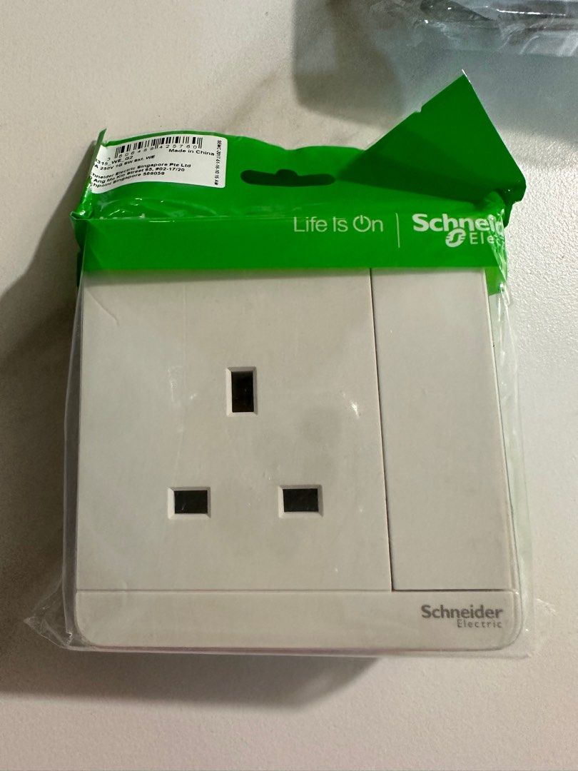 BNIB Schneider Electric 1G13A Socket, TV & Home Appliances, Electrical, Adaptors & Sockets on ...