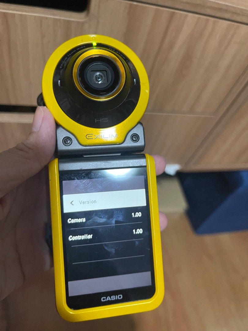 casio exilim hs ex FR100ct, Photography, Cameras on Carousell