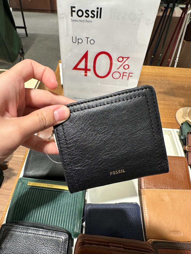 Fossil Navy Bifold waller, Women's Fashion, Bags & Wallets, Wallets ...