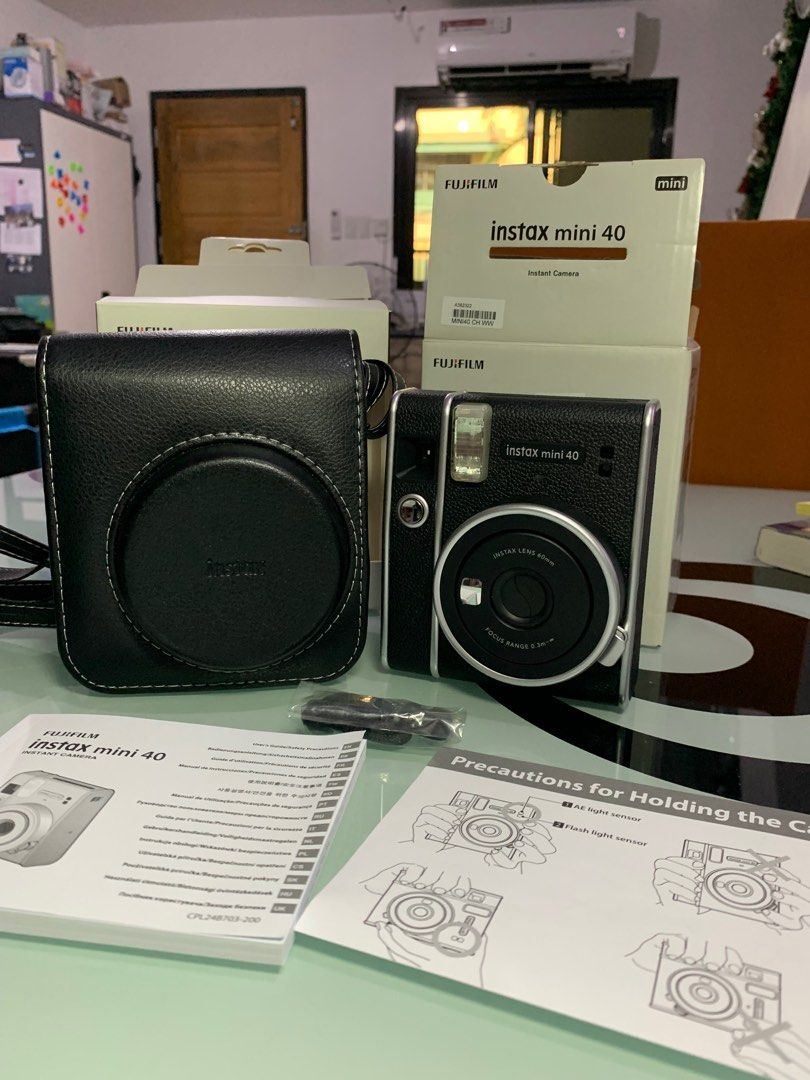 fujifilm instax mini 40 , Photography, Cameras on Carousell