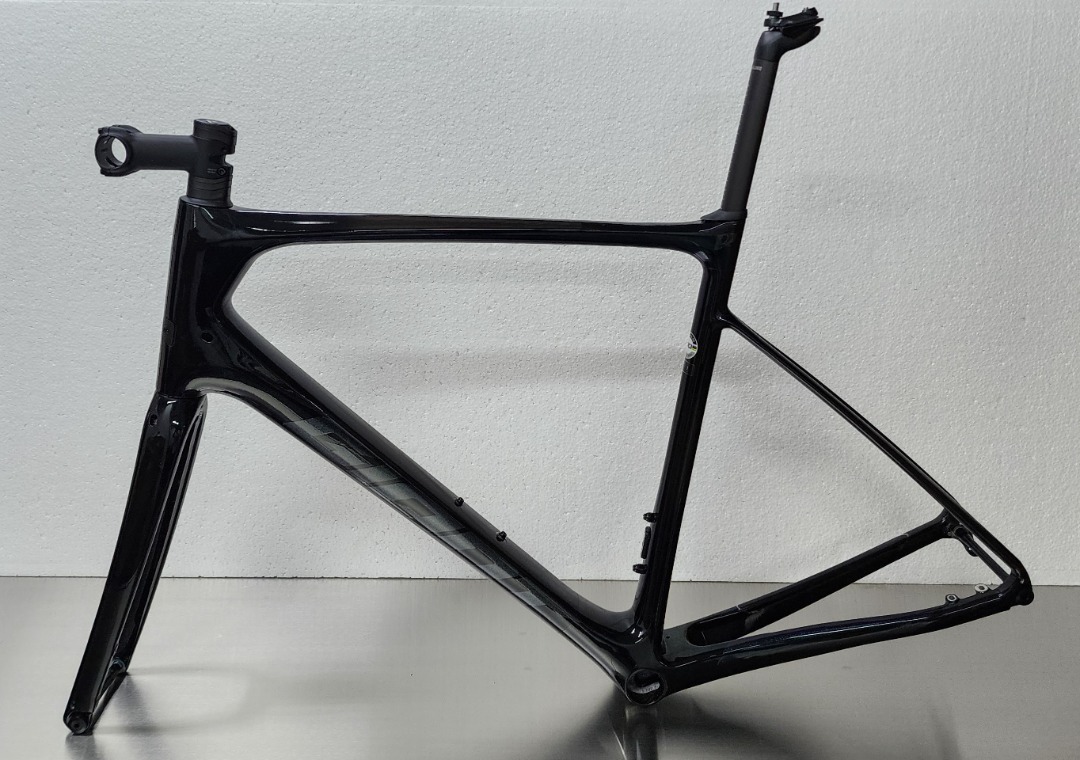 Giant Defy Adv 1 Carbon Frame Size L, Sports Equipment, Bicycles ...