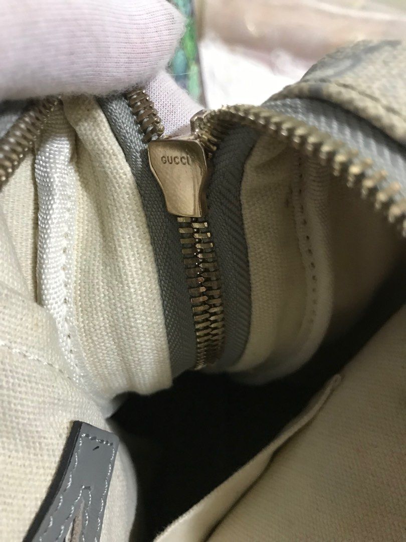 Gucci hand/shoulderbag, Luxury, Bags & Wallets on Carousell