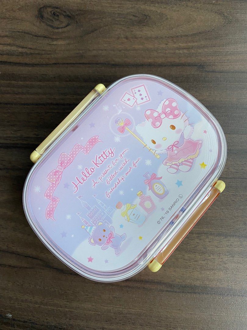 Hello kitty OSK lunchbox 360ml, Hobbies & Toys, Collectibles & Memorabilia, Fan Merchandise on ...