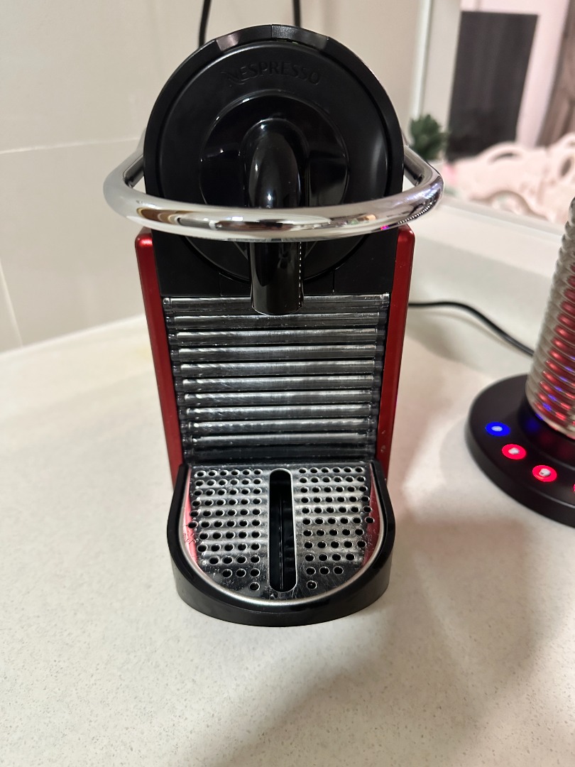 Nespresso Pixie Red Coffee machine with milk frother, TV & Home ...