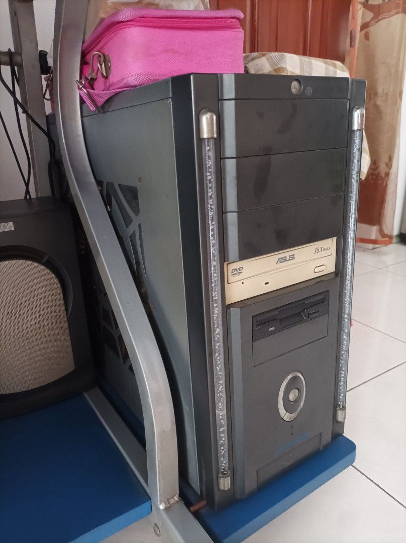 PC Set bersama speakernya, Elektronik, Komputer, Desktop di Carousell