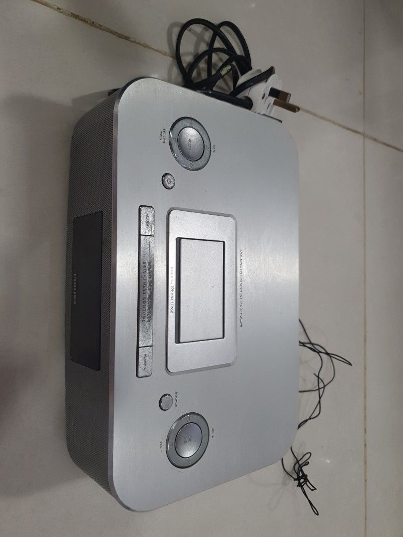 Phillips radio, Audio, Soundbars, Speakers & Amplifiers on Carousell