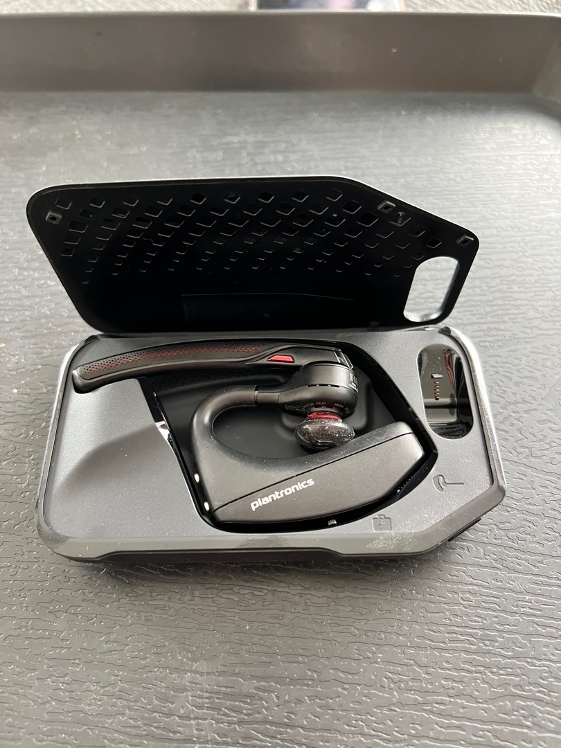 Plantronics Voyager 5200 UC Bluetooth headset - unused, Audio ...