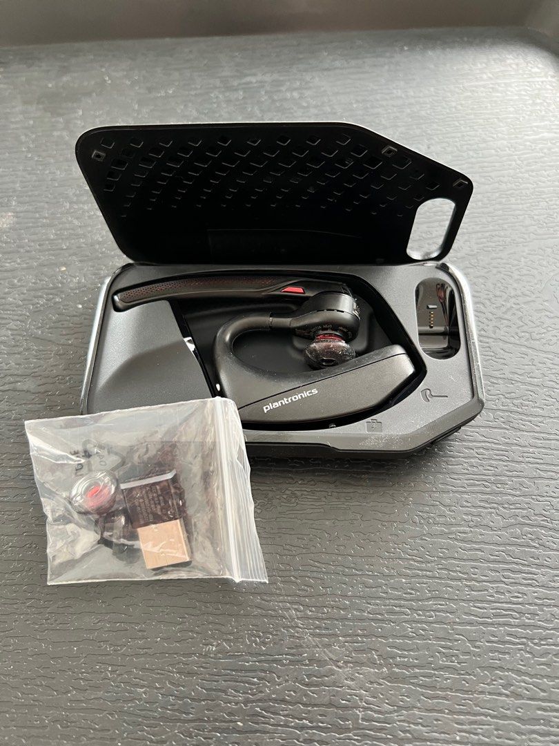 Plantronics Voyager 5200 UC Bluetooth headset - unused, Audio ...