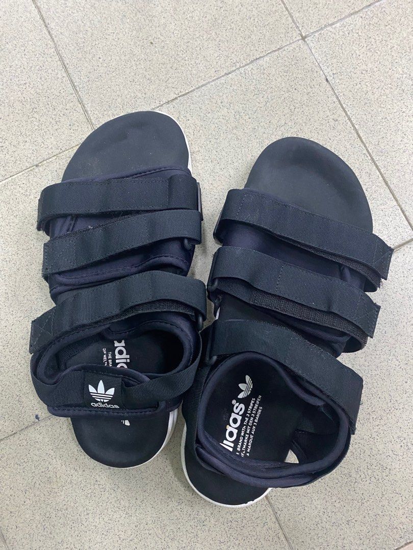 Sandal Adidas Original, Men's Fashion, Footwear, Sneakers on Carousell
