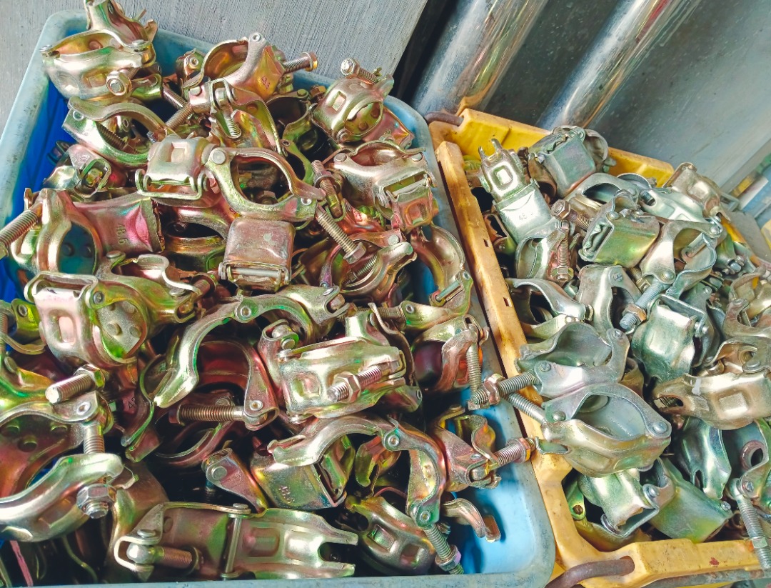 Scaffolding Clamp Swivel and Fixed Type, Commercial & Industrial ...