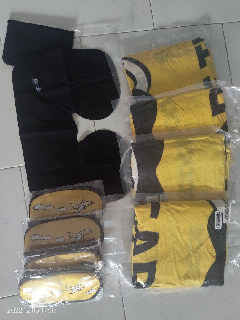 Scoot snooze kit, Hobbies & Toys, Travel, Travel Essentials & Accessories on Carousell