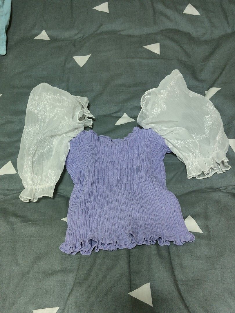 scrunched puff sleeve top, Women's Fashion, Tops, Shirts on Carousell