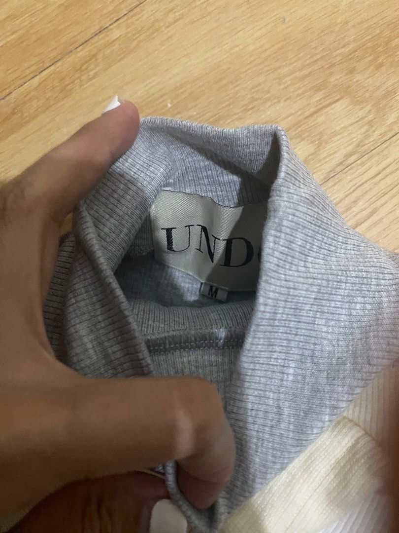 Side boob top, Women's Fashion, Tops, Sleeveless on Carousell