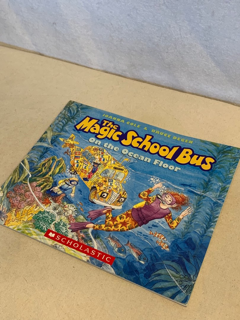 The Magic School Bus on the ocean floor book, Hobbies & Toys, Books ...