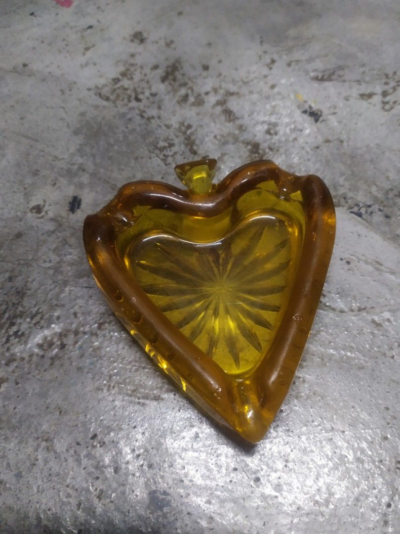 Vintage 60s Amber Scared Heart Ashtray, Hobbies & Toys, Collectibles ...