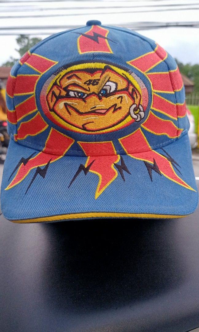 VR46 Sun & Moon, Men's Fashion, Activewear on Carousell