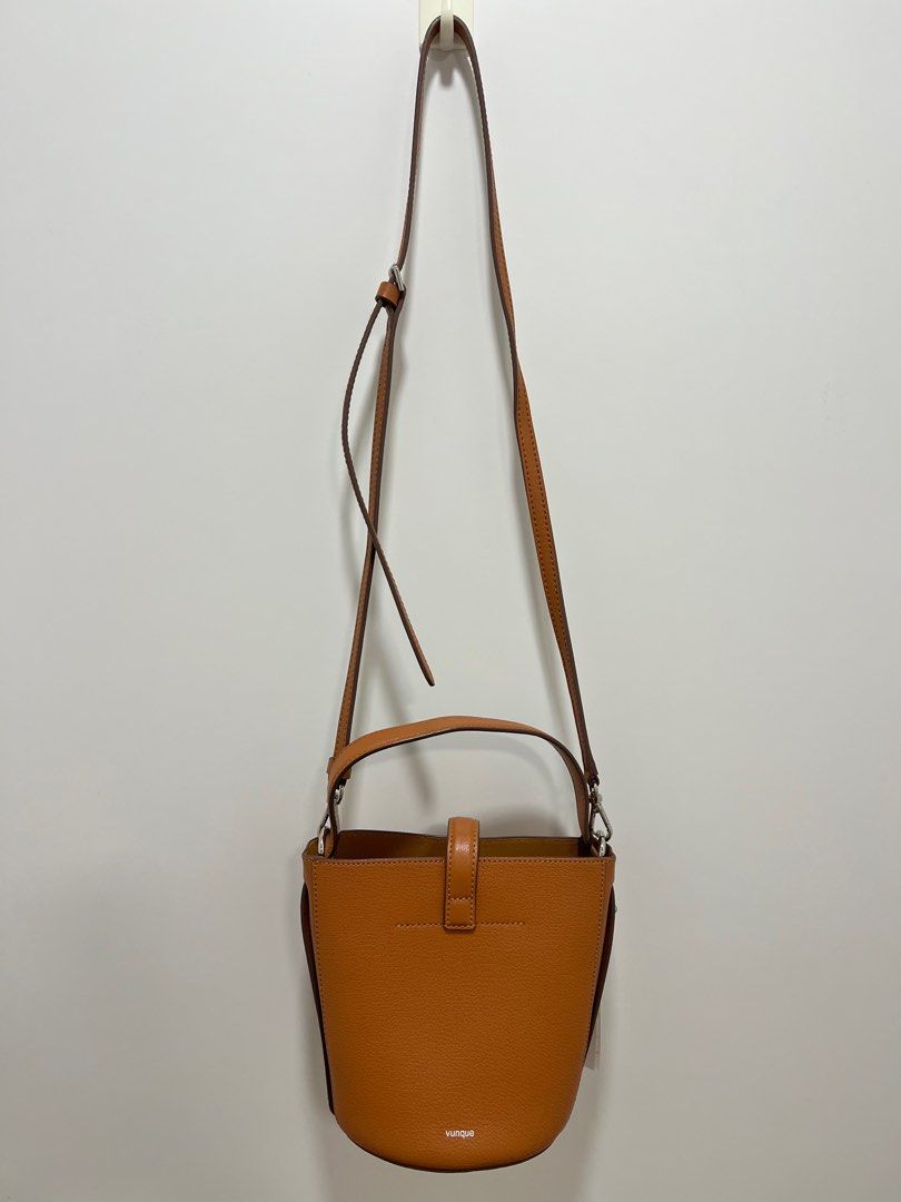 VUNQUE Petite bucket bag, Women's Fashion, Bags & Wallets, Shoulder ...