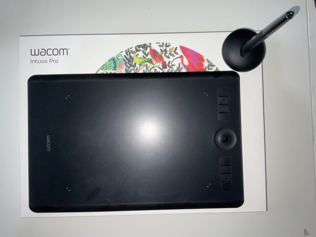 Wacom Intuos Pro Medium, Mobile Phones & Gadgets, Tablets, Others on ...