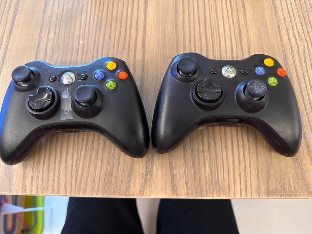 Xbox console + Kinect + 2 wireless controllers, Video Gaming, Video ...